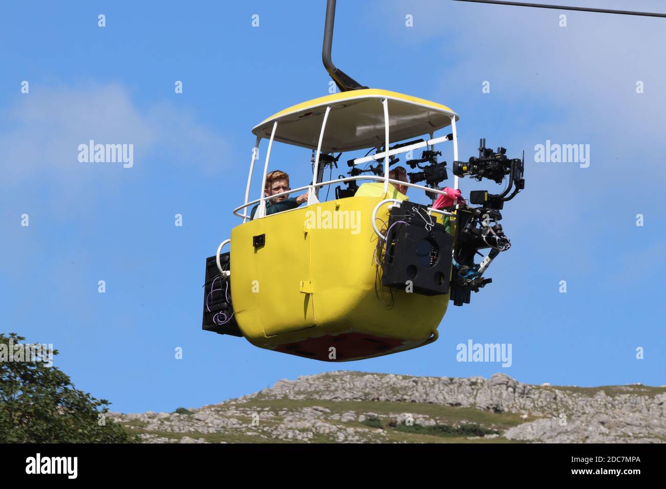 Coronation street cast Sam Aston and Gemini Winter filming cable car ...