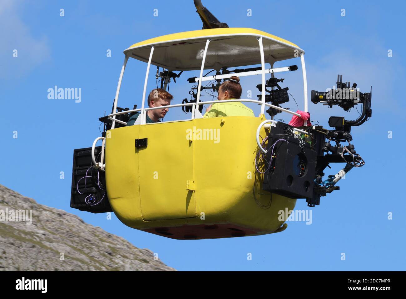 Coronation street cast Sam Aston and Gemini Winter filming cable car ...