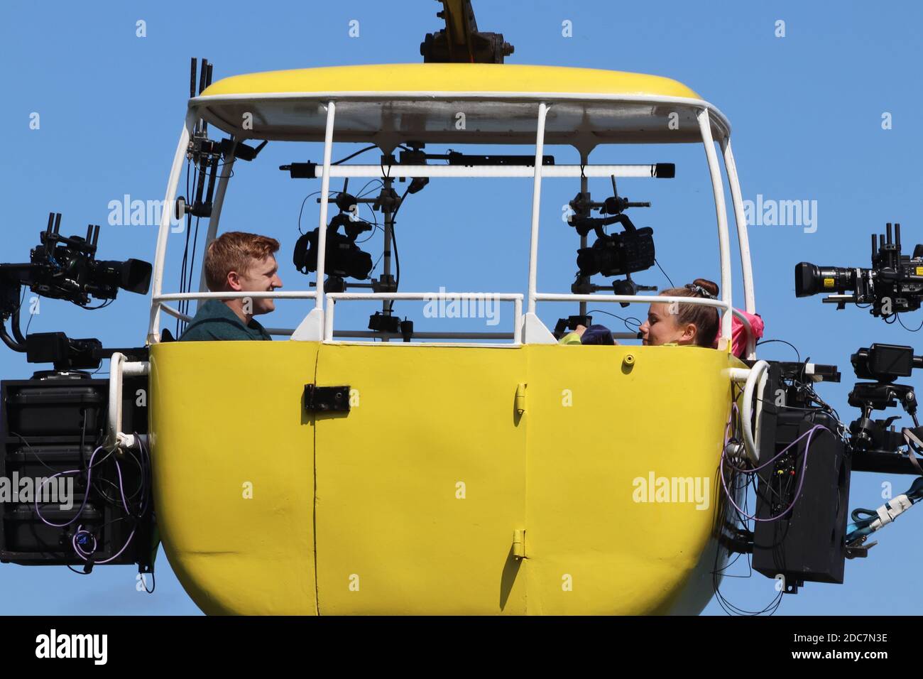 Coronation street cast Sam Aston and Gemini Winter filming cable car ...