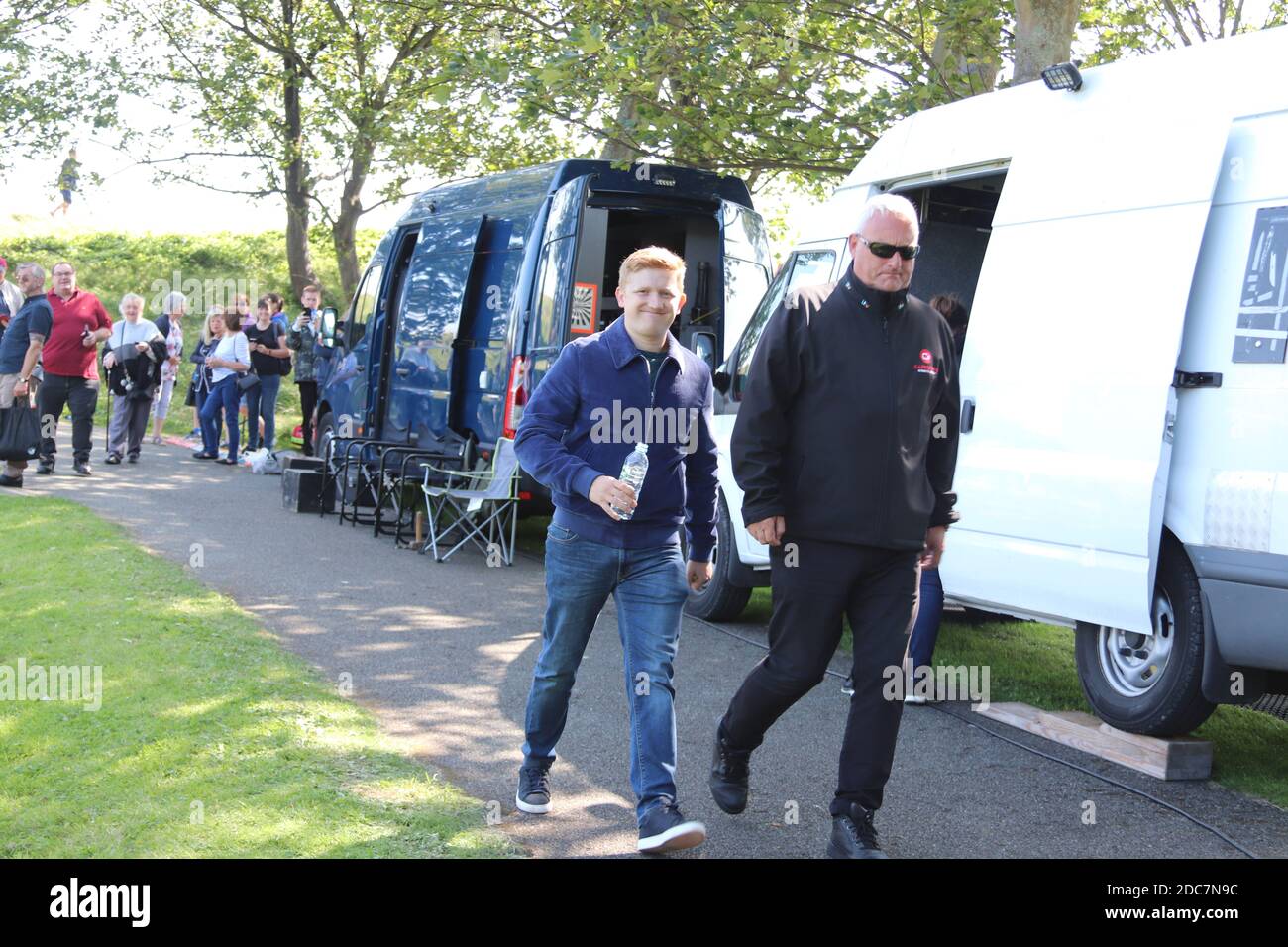 Coronation street cast Sam Aston and Gemini Winter filming cable car ...