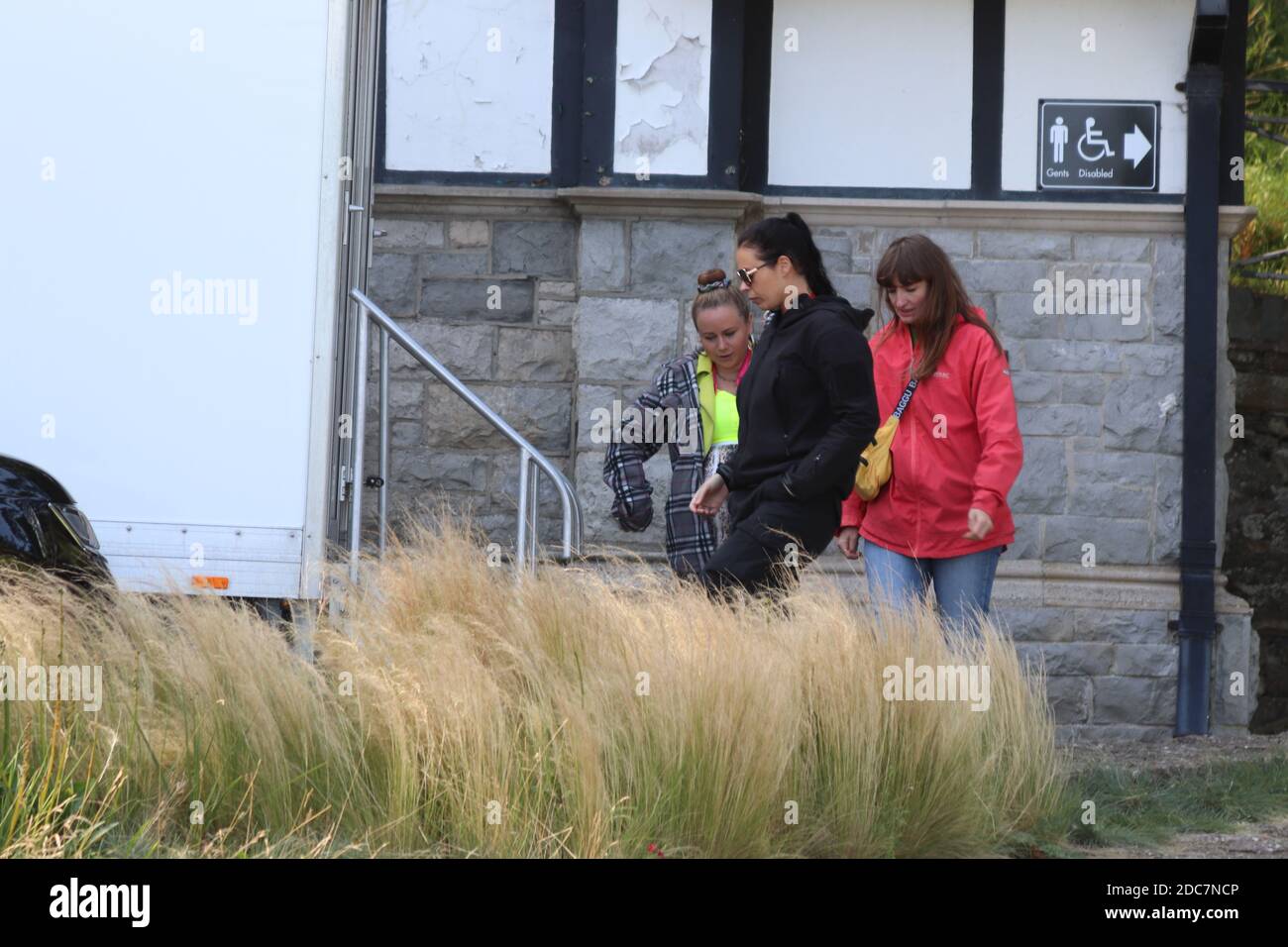 Coronation street cast Sam Aston and Gemini Winter filming cable car ...