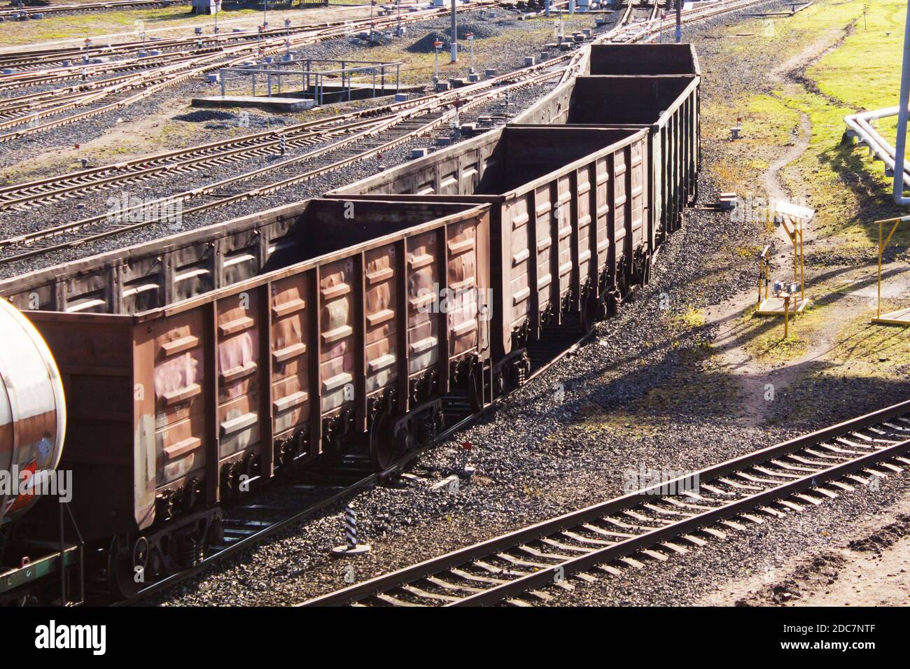 Empty wagons hi-res stock photography and images - Alamy