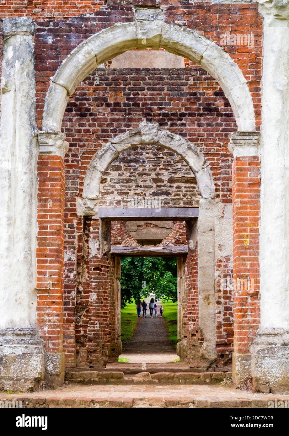 Old mansion ruins hi-res stock photography and images - Alamy