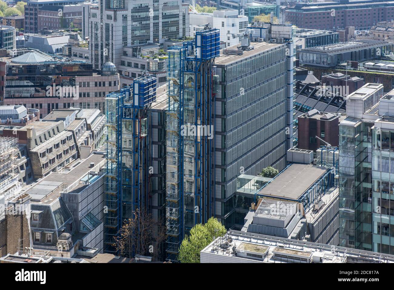 External glass elevator hi-res stock photography and images - Alamy