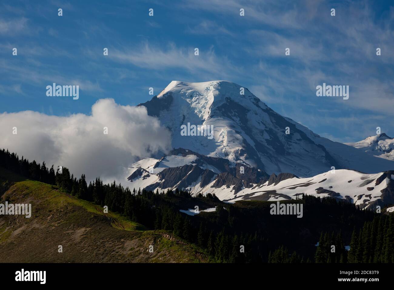 Skyline divide trail north cascades hi-res stock photography and images ...