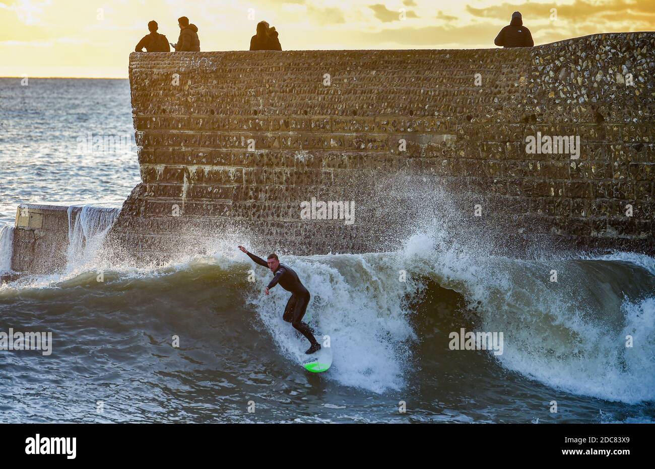 The wave uk hi-res stock photography and images - Alamy
