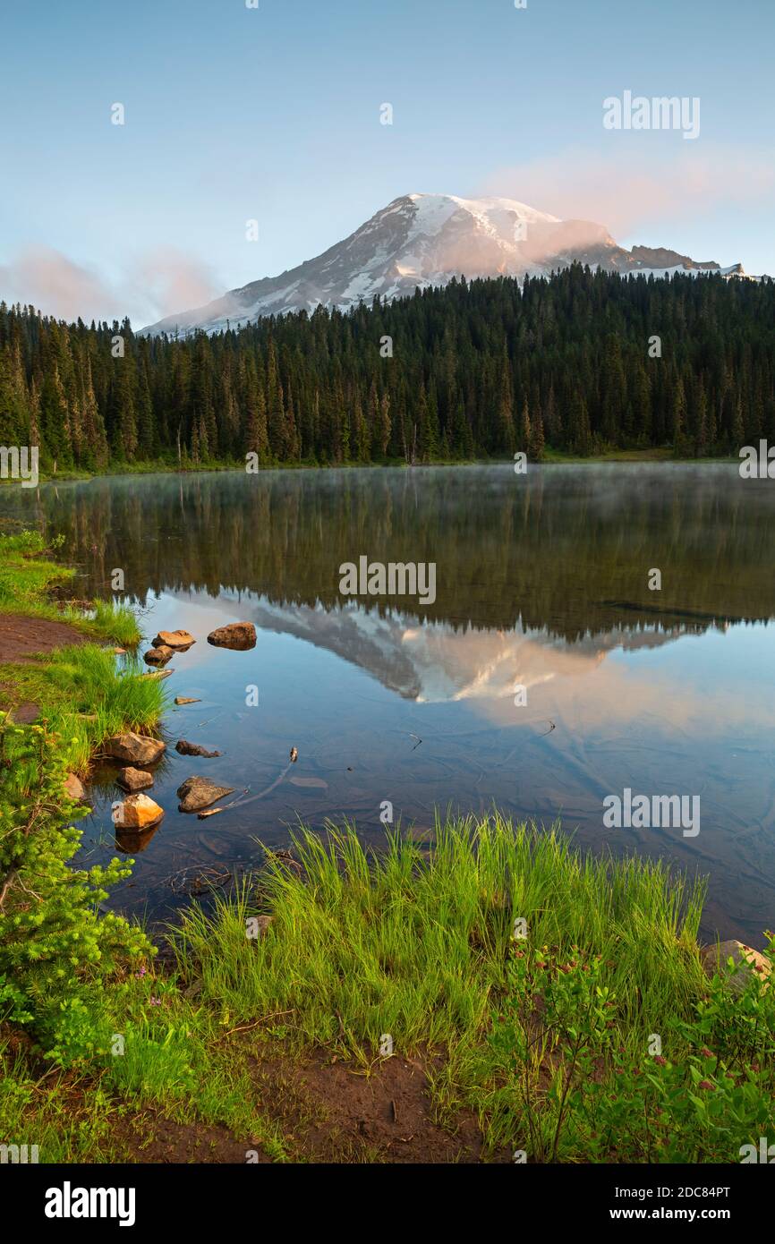 WA18250-00...WASHINGTON - Sunrise on Mount Rainier from Reflection ...