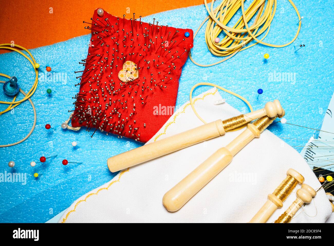 Weaving tools hi-res stock photography and images - Alamy