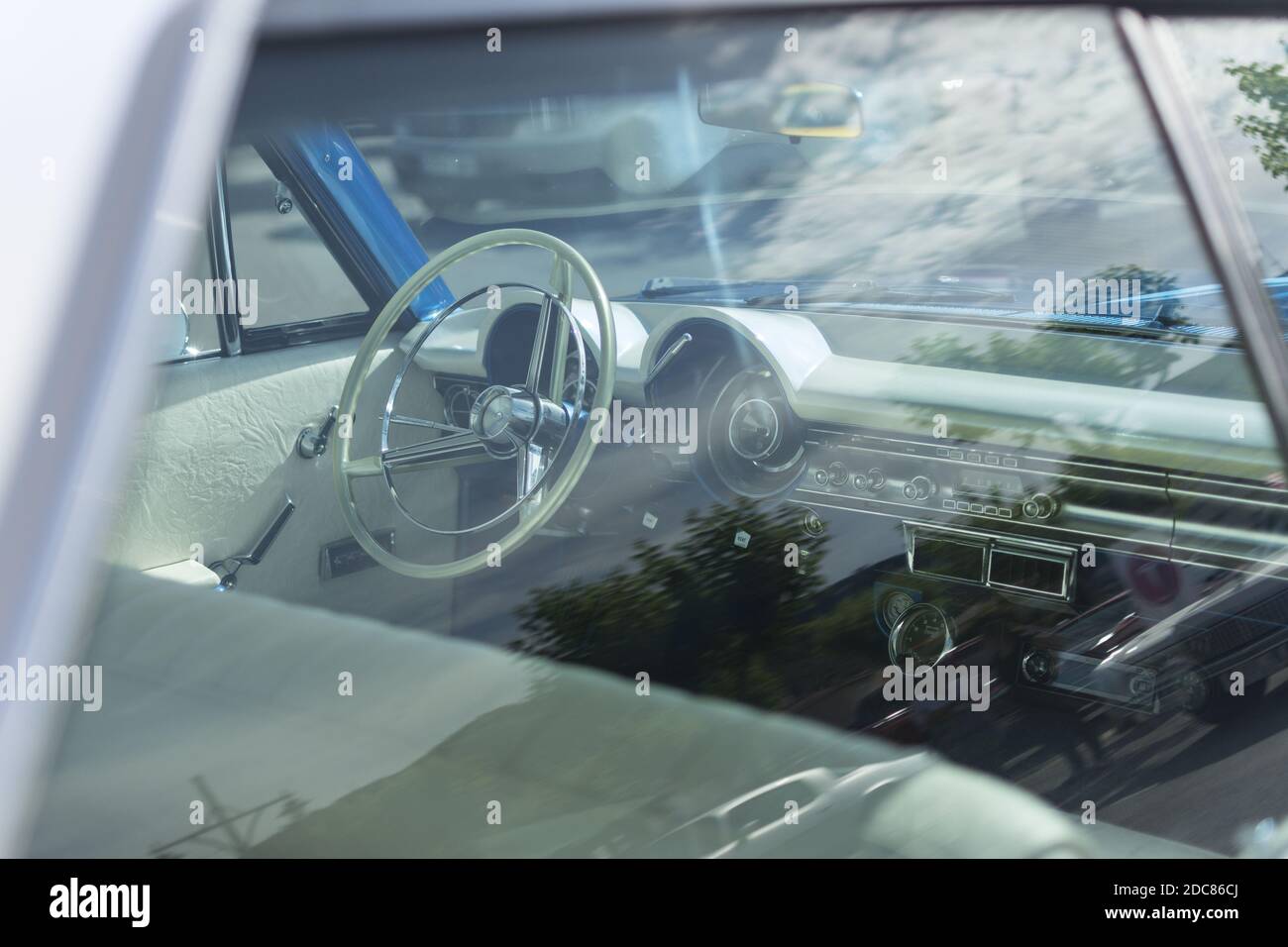 Retro reflective hi-res stock photography and images - Alamy