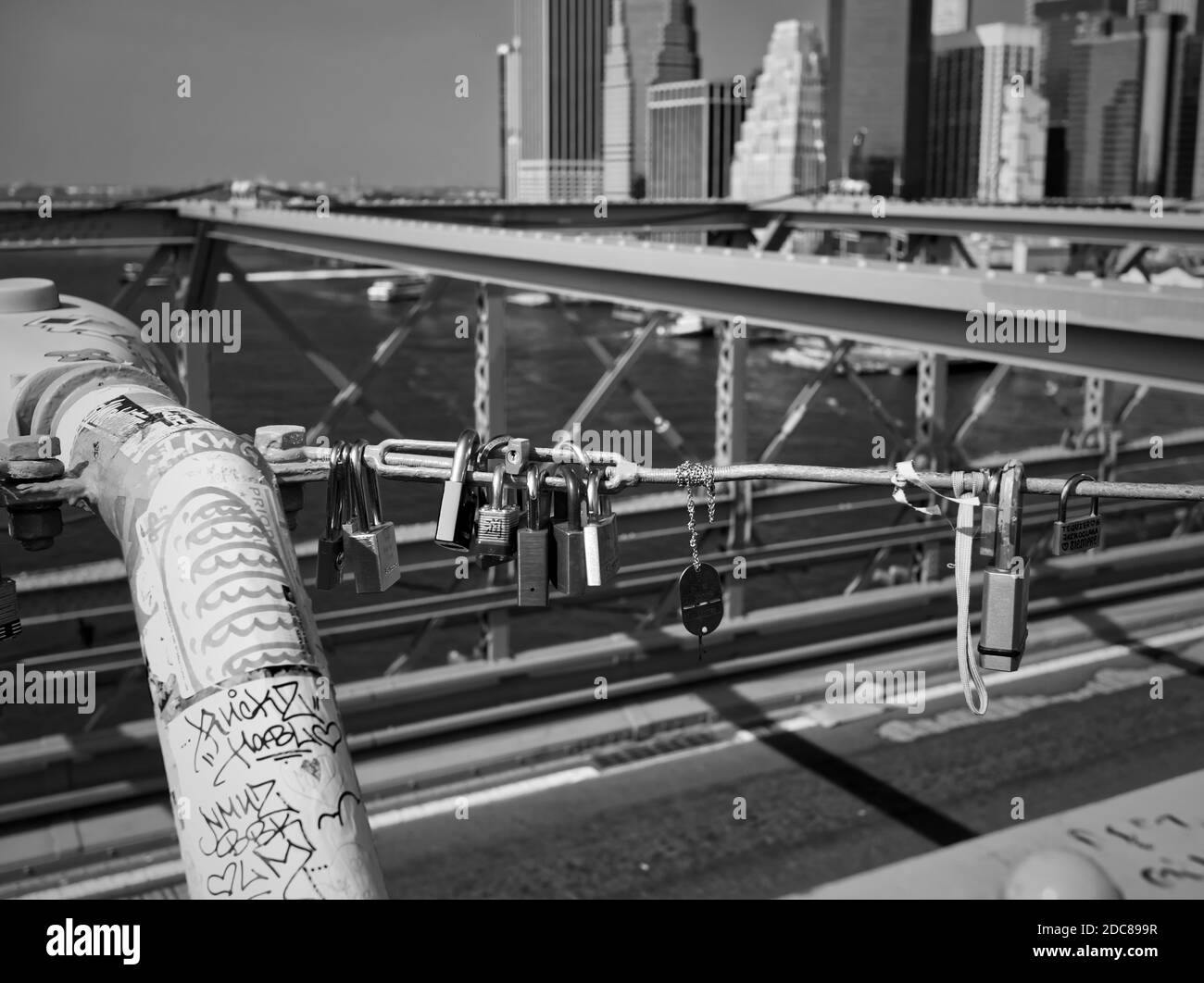 Close up of Love Padlocks and Graffiti on Brooklyn Bridge, Manhattan ...