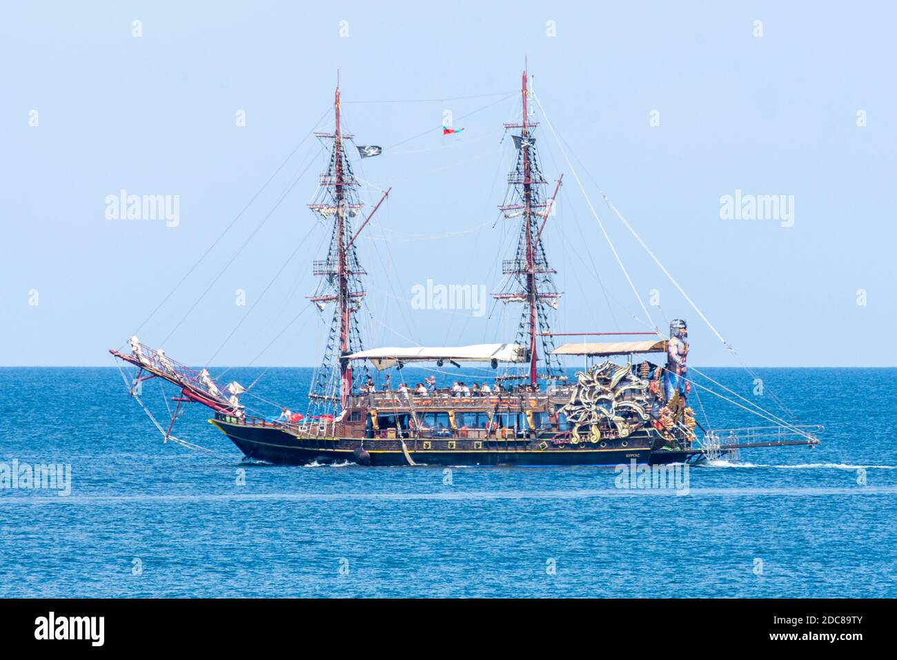Pirate ship sailing on the sea Stock Photo - Alamy