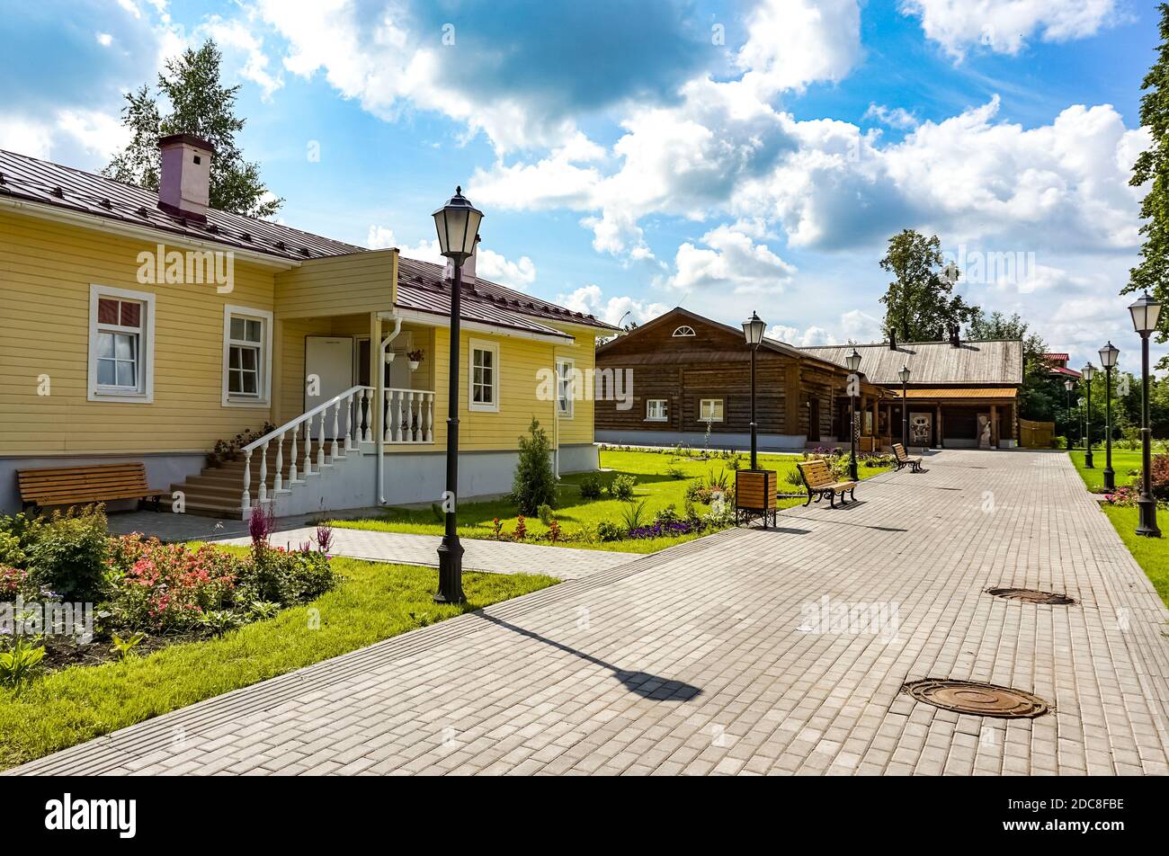 Tchaikovsky museum park hi-res stock photography and images - Alamy
