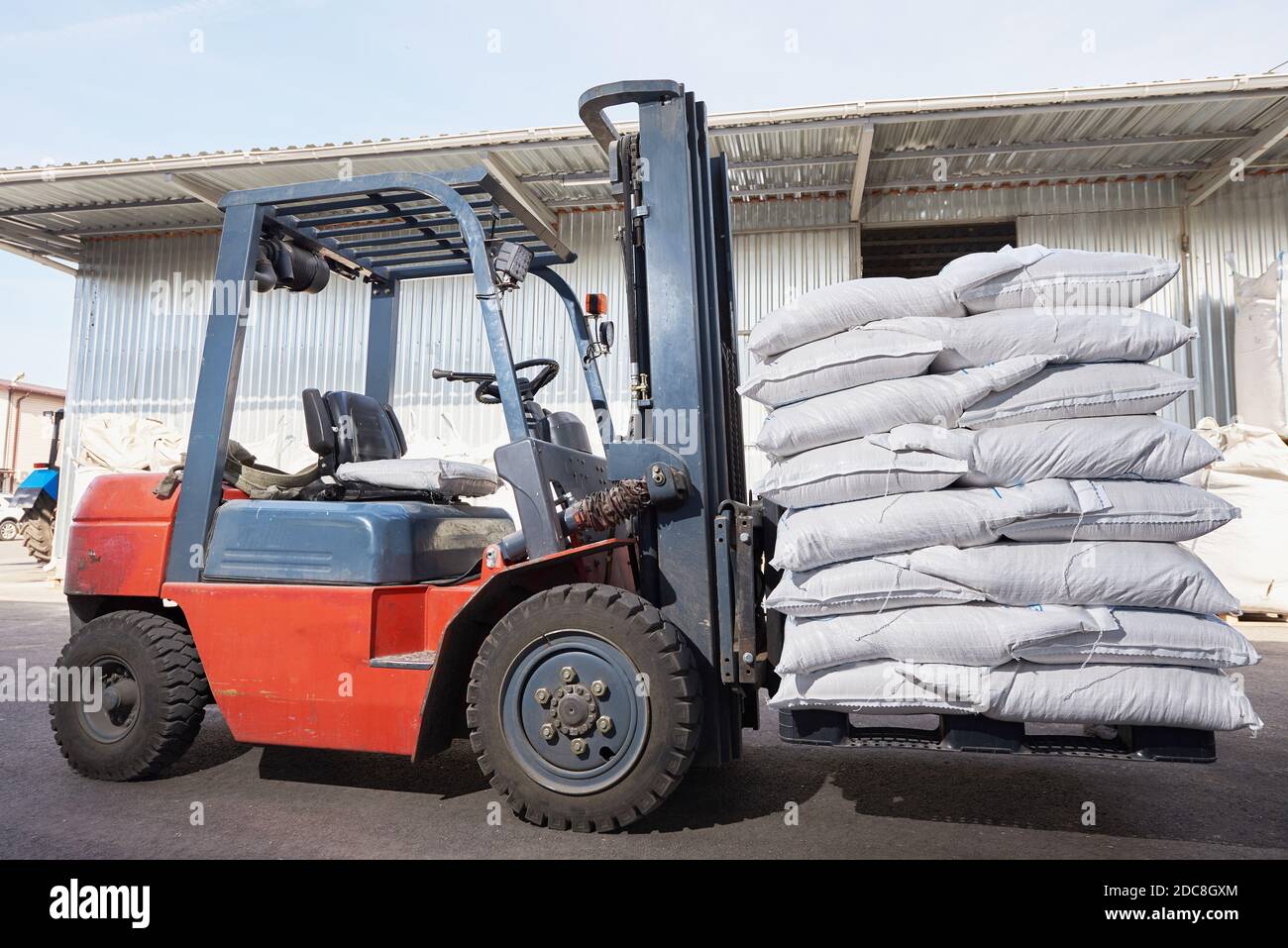 Side loader forklift hi-res stock photography and images - Alamy