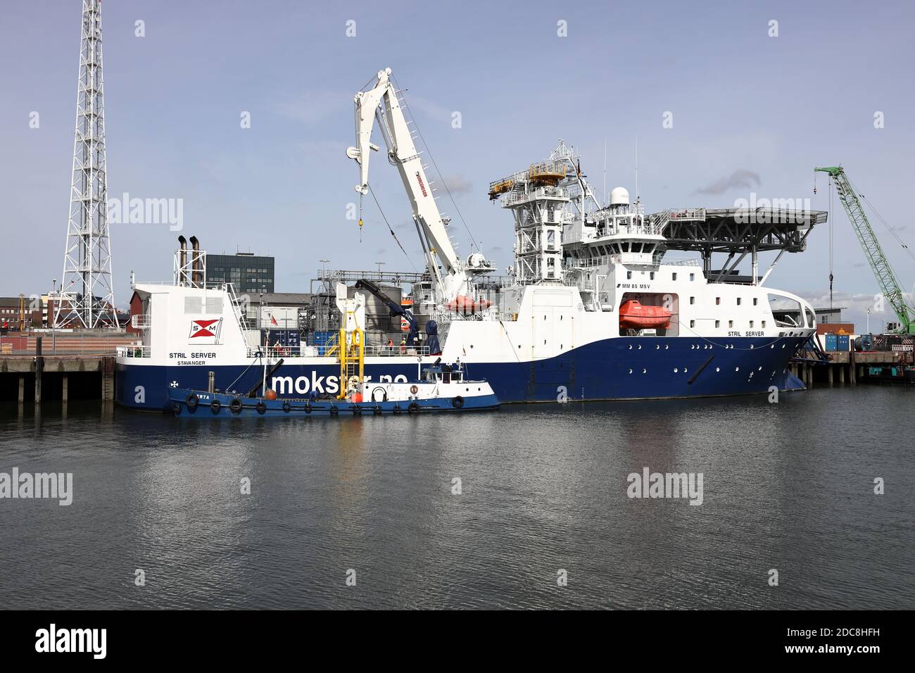 Stril server hi-res stock photography and images - Alamy