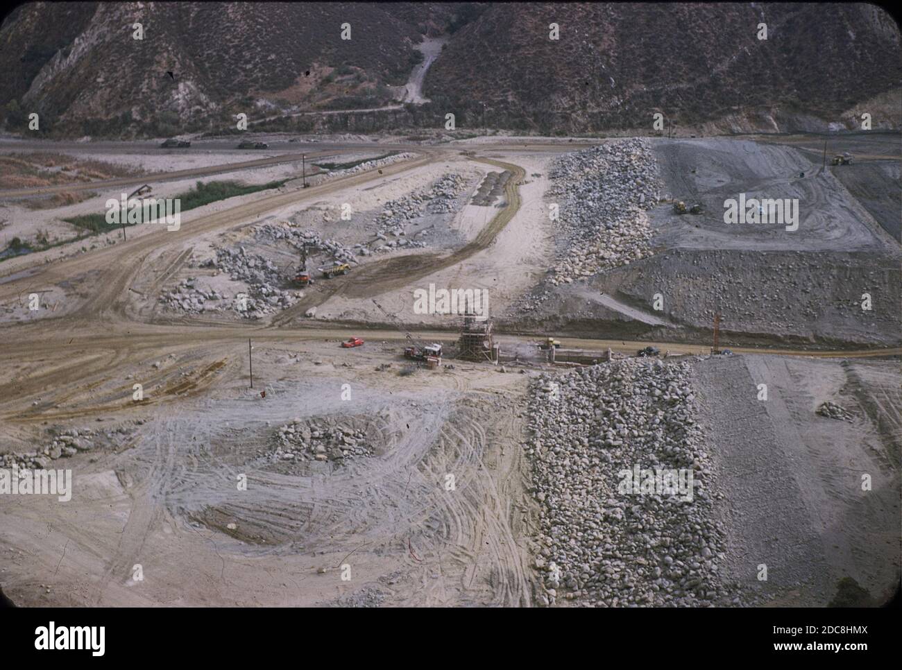 Santa Felicia Dam, 1955-56, Lake Piru, Ventura County Stock Photo - Alamy
