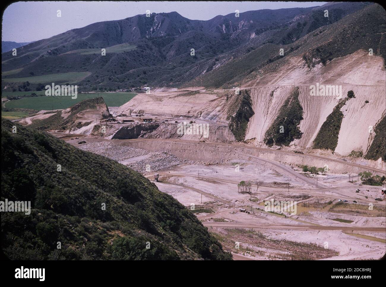 Santa Felicia Dam, 1955-56, Lake Piru, Ventura County Stock Photo - Alamy