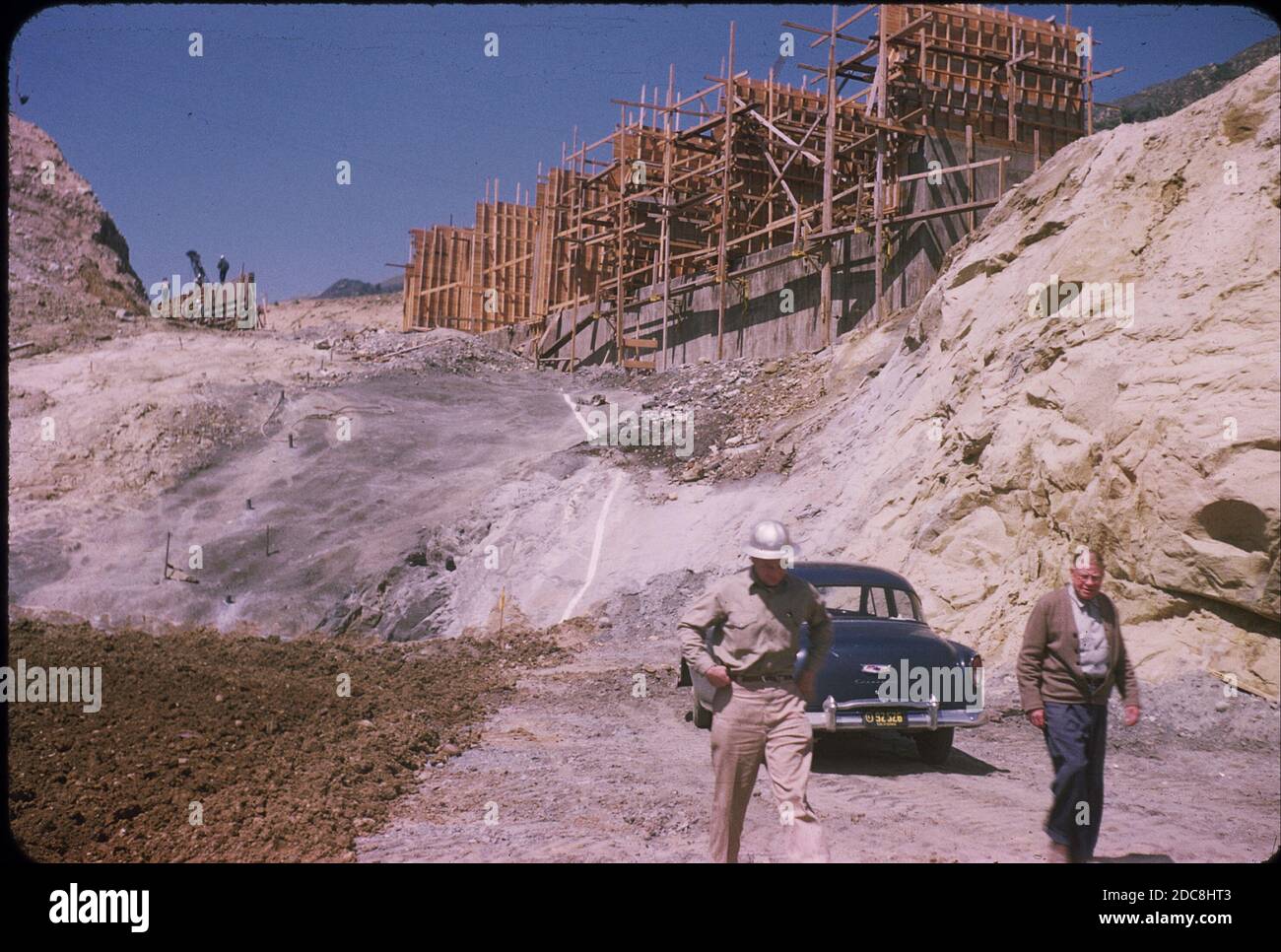 Santa Felicia Dam, 1955-56, Lake Piru, Ventura County Stock Photo - Alamy