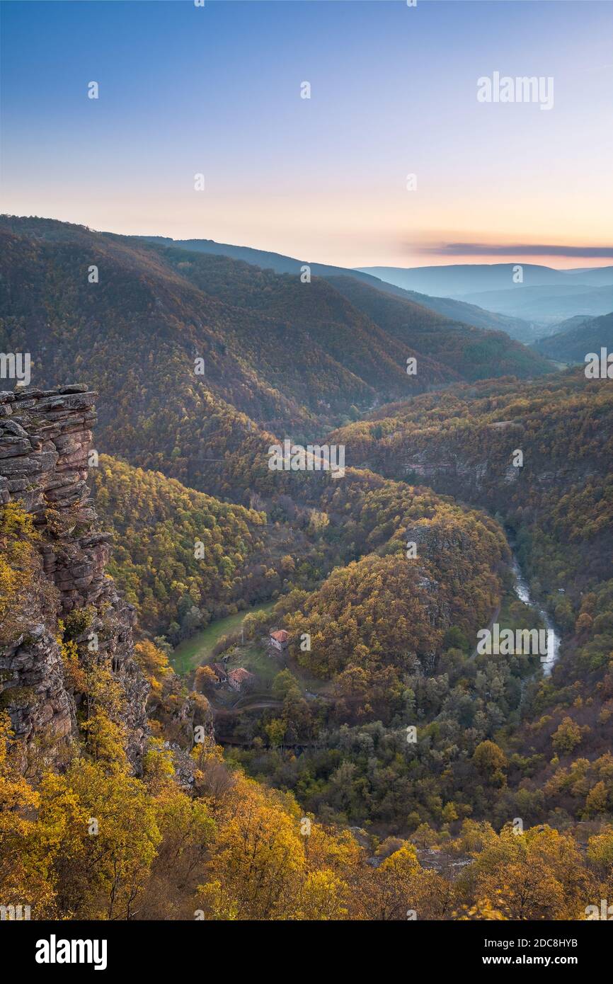 Tumba vertical hi-res stock photography and images - Alamy