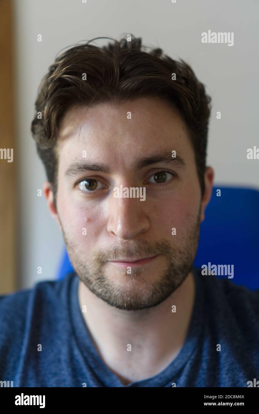 Face profile selfie hi-res stock photography and images - Alamy