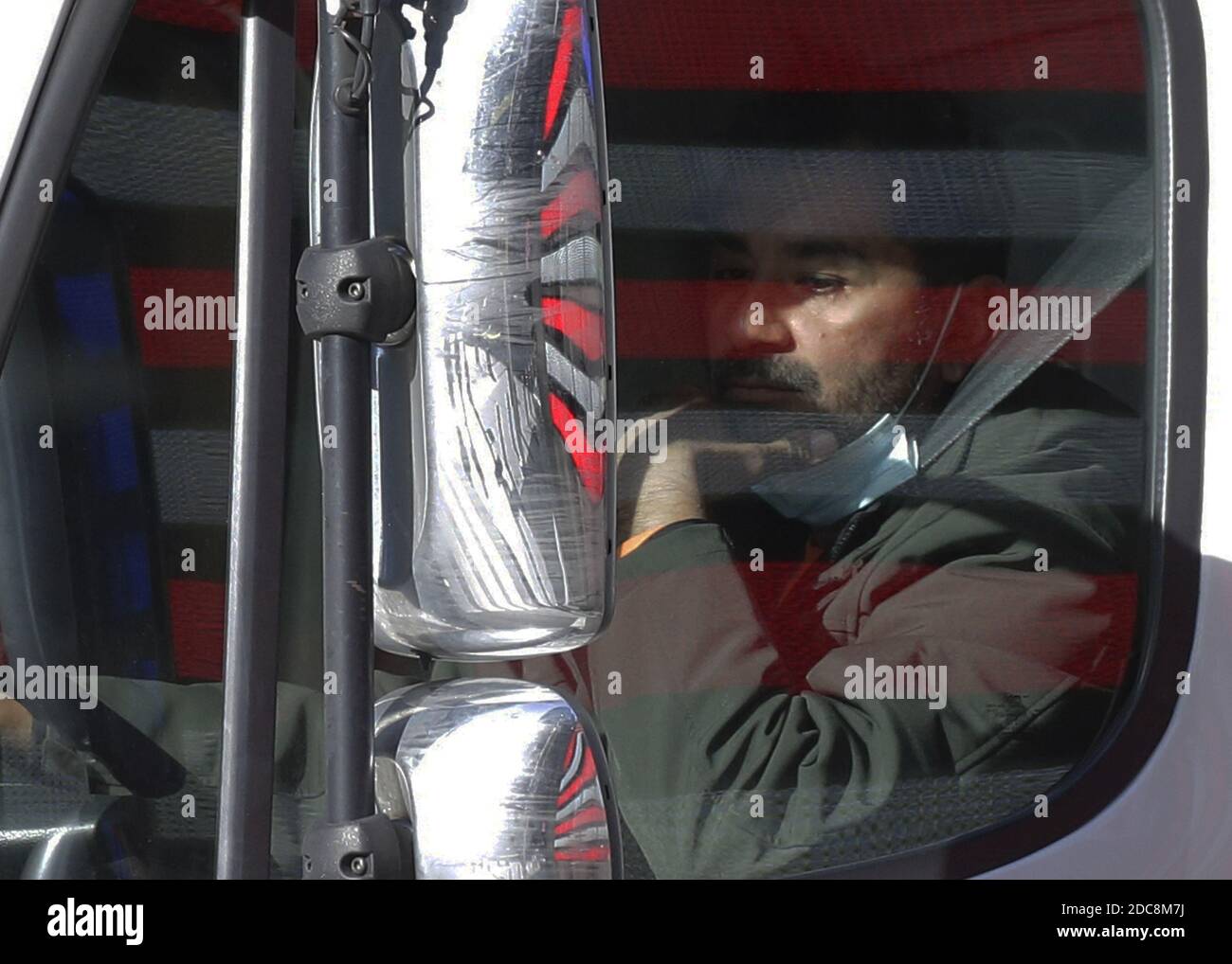 Trump flag truck hi-res stock photography and images - Alamy