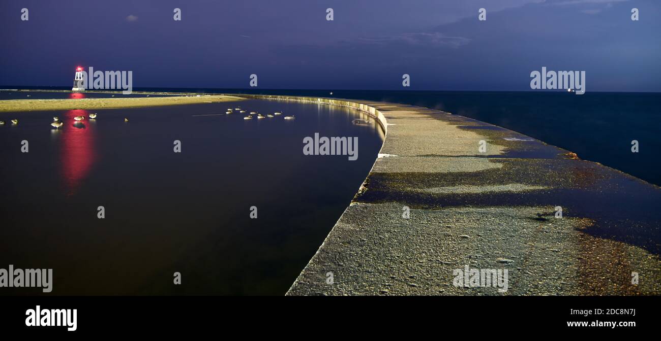 Chicago Lake Michigan pier on calm summer night Stock Photo - Alamy