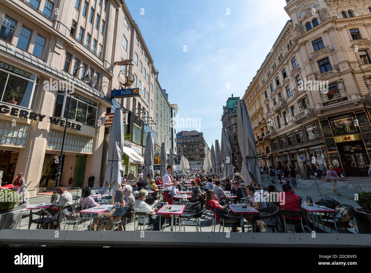 Restaurants at graben hi-res stock photography and images - Alamy