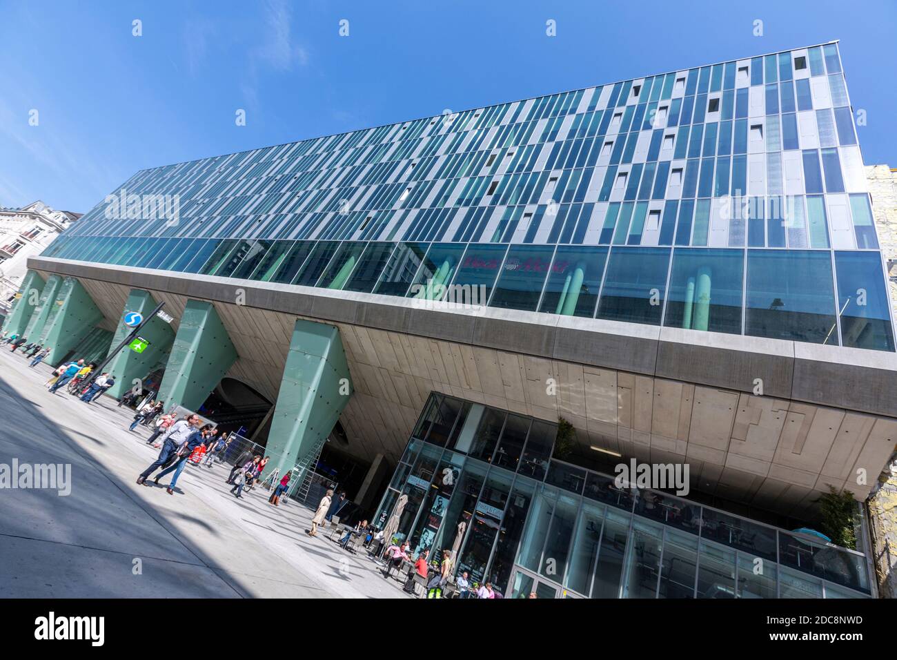 Mitte - The Mall in Landstraßer Hauptstraße , Vienna, Austria Stock ...