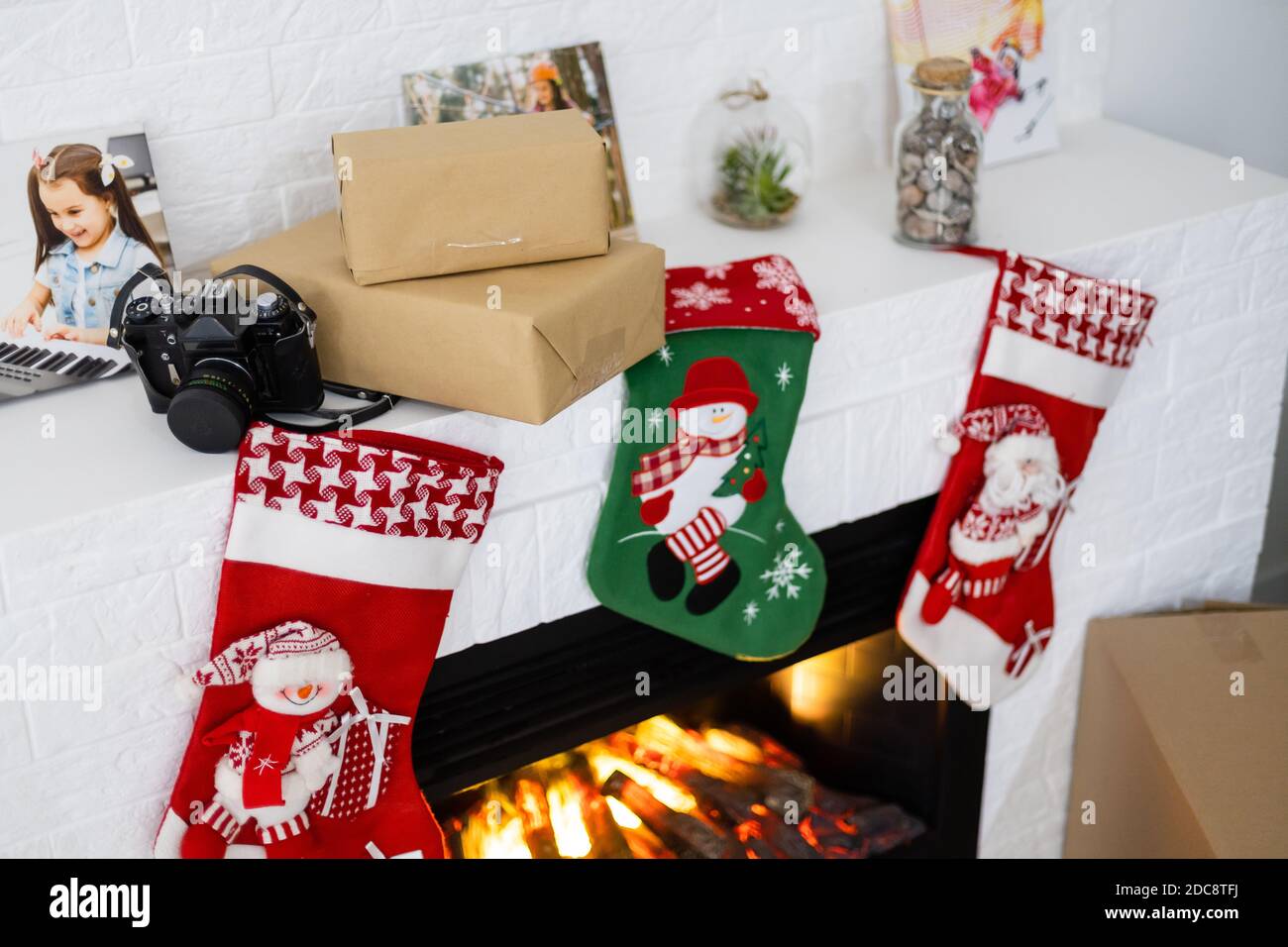 Empty christmas stockings hi-res stock photography and images - Alamy