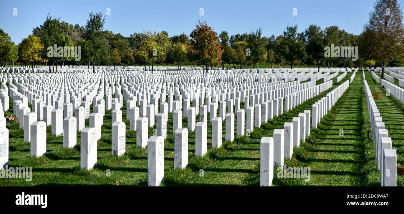 rows of historic cemetery graveyard markers Stock Photo - Alamy