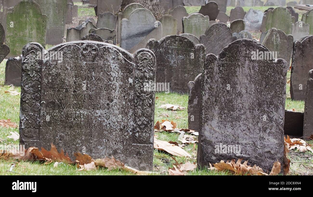 rows of historic cemetery graveyard markers Stock Photo - Alamy