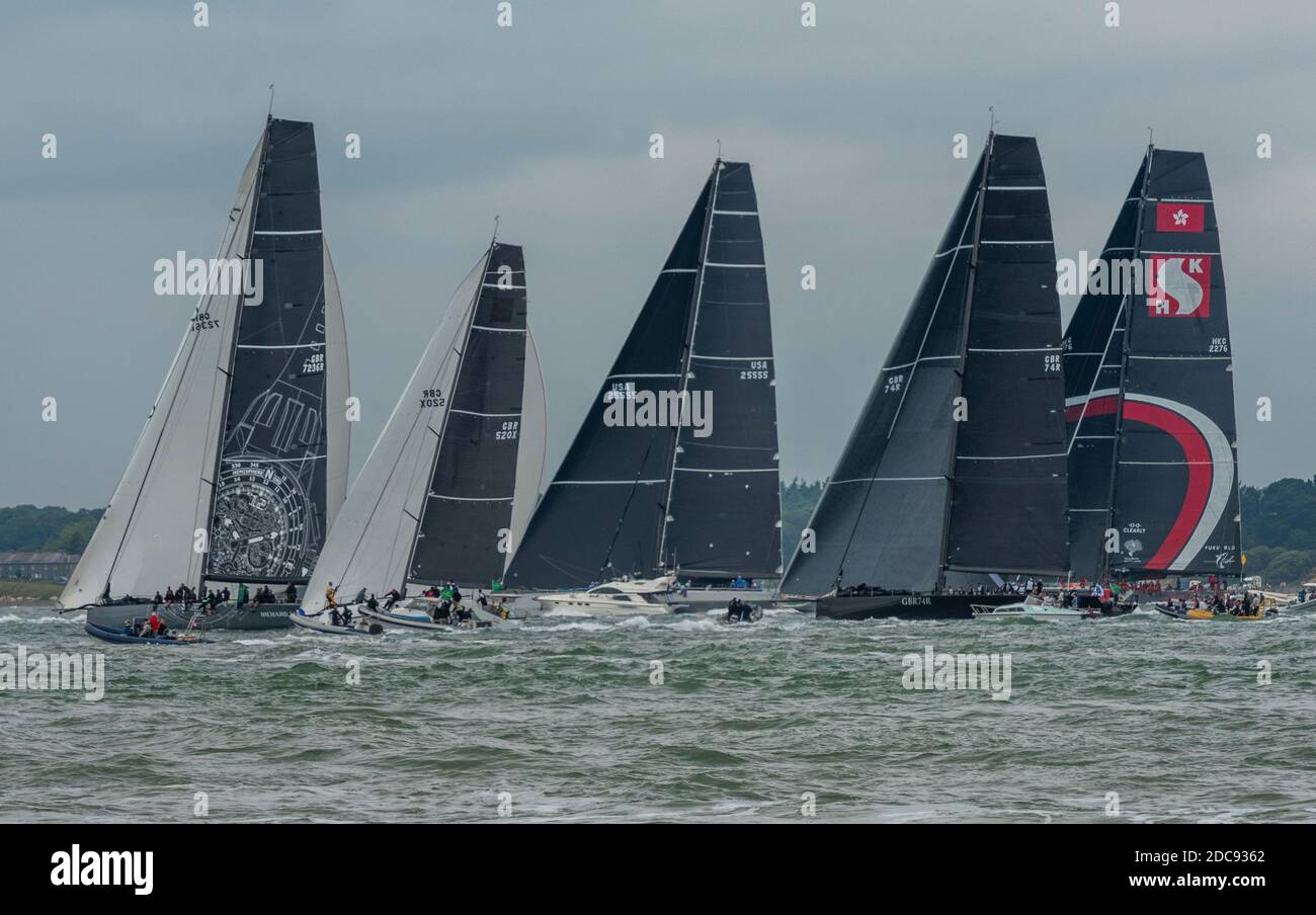Lightweight racing yachts hi-res stock photography and images - Alamy