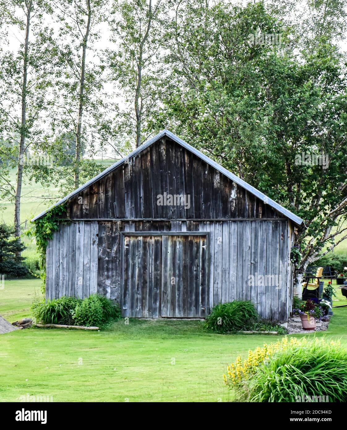 old historic abandoned garage shed storage building in rural ...