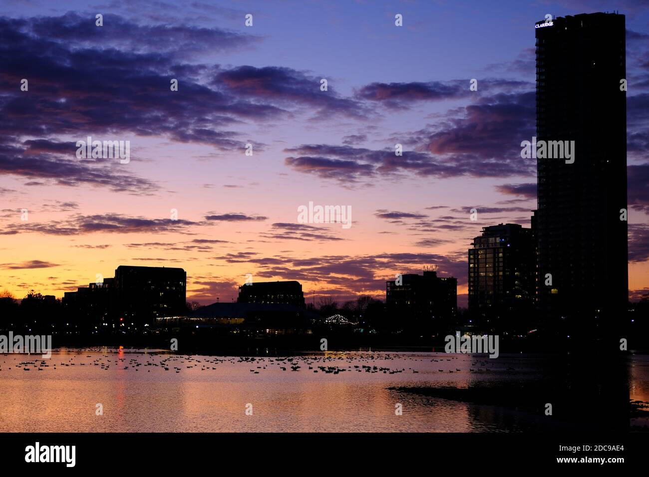 Dows lake pavilion hi-res stock photography and images - Alamy