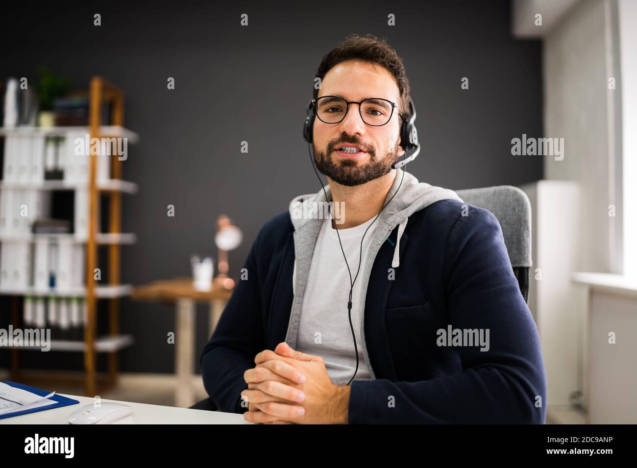 Online business webinar hi-res stock photography and images - Alamy