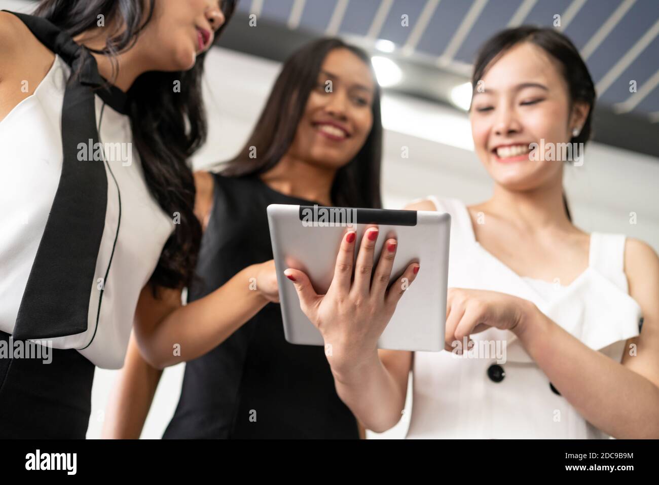 Hands broadcast hi-res stock photography and images - Alamy