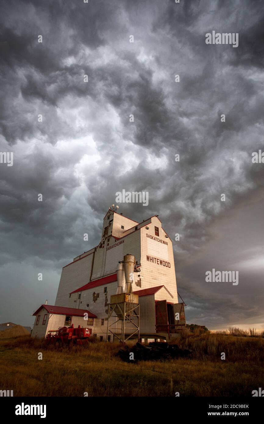 Ominous Storm Clouds Prairie Summer Grain Elevator Stock Photo - Alamy