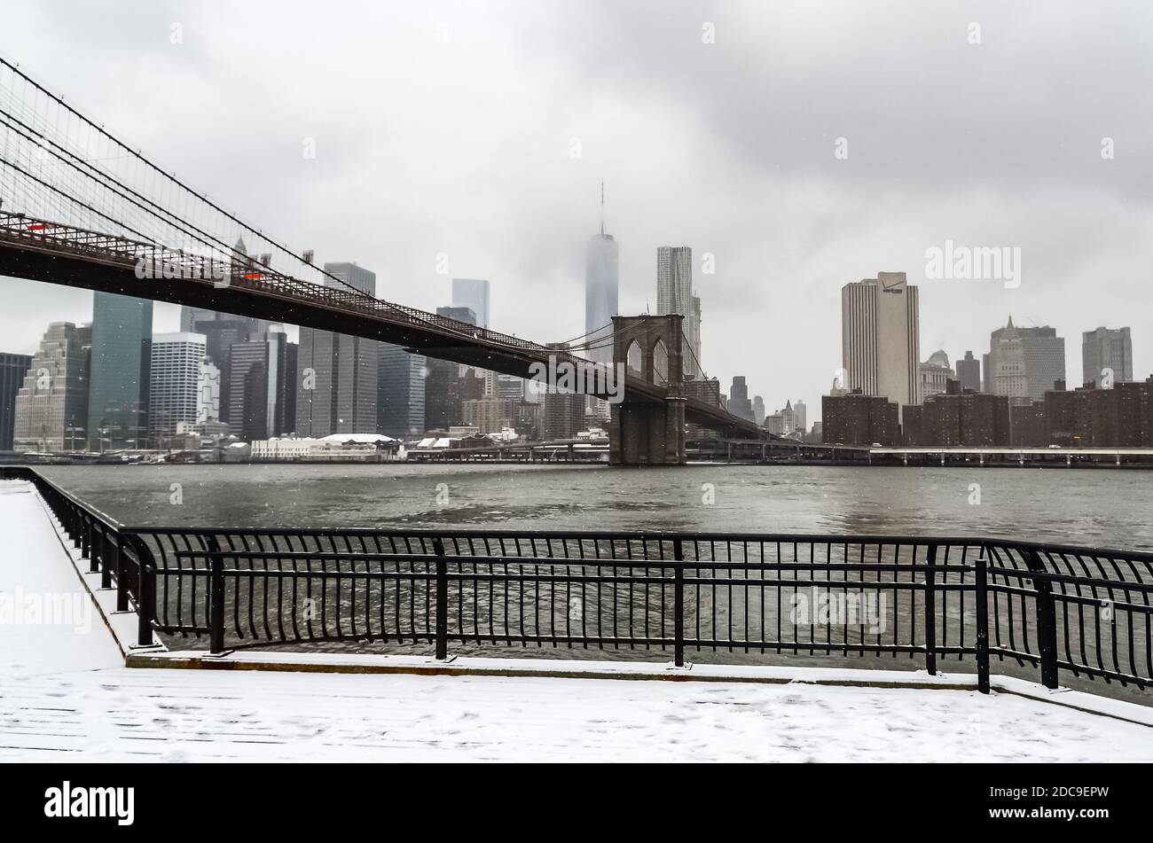 Brooklyn bridge during snow hi-res stock photography and images - Alamy