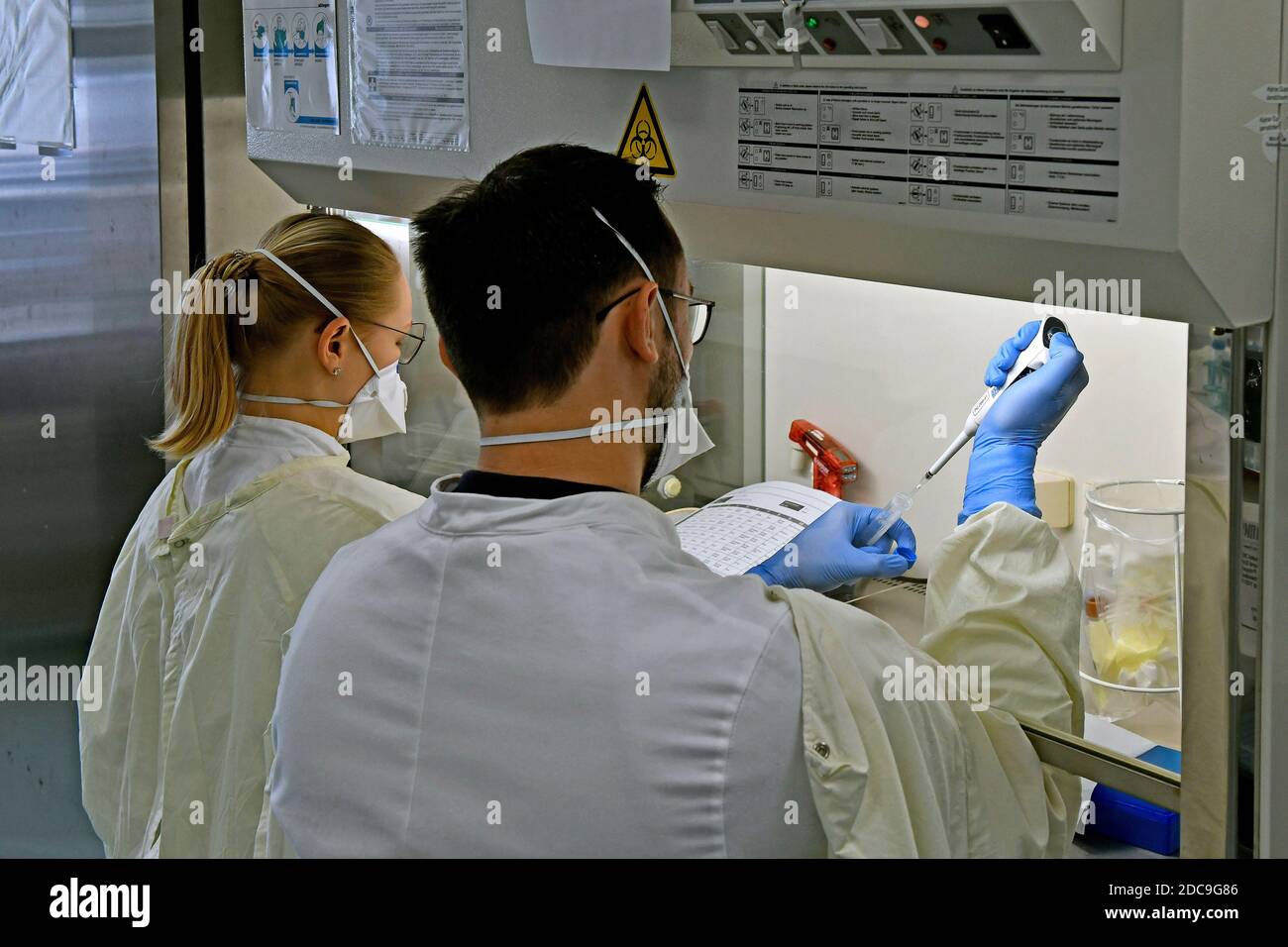 Sterile technique hi-res stock photography and images - Alamy