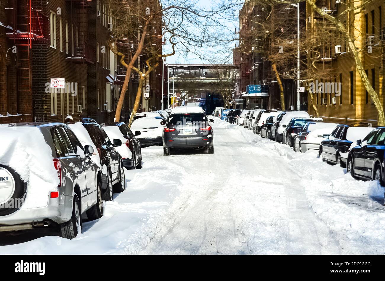 Winter snowstorm blizzard in New York City with heavy snow falling ...
