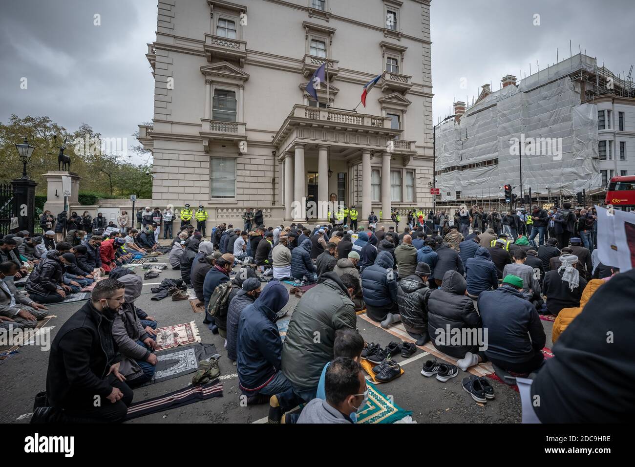 Muslim prayers hi-res stock photography and images - Alamy
