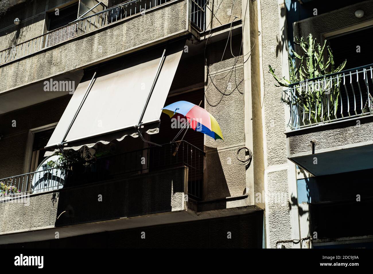 Dull building hi-res stock photography and images - Alamy