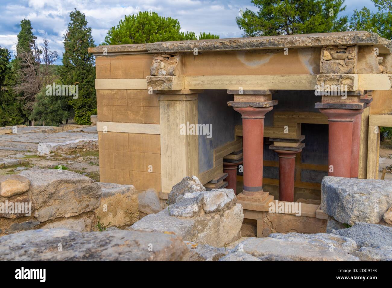 Magnificent ruins of the Knossos Palace complex. A Bronze Age ...