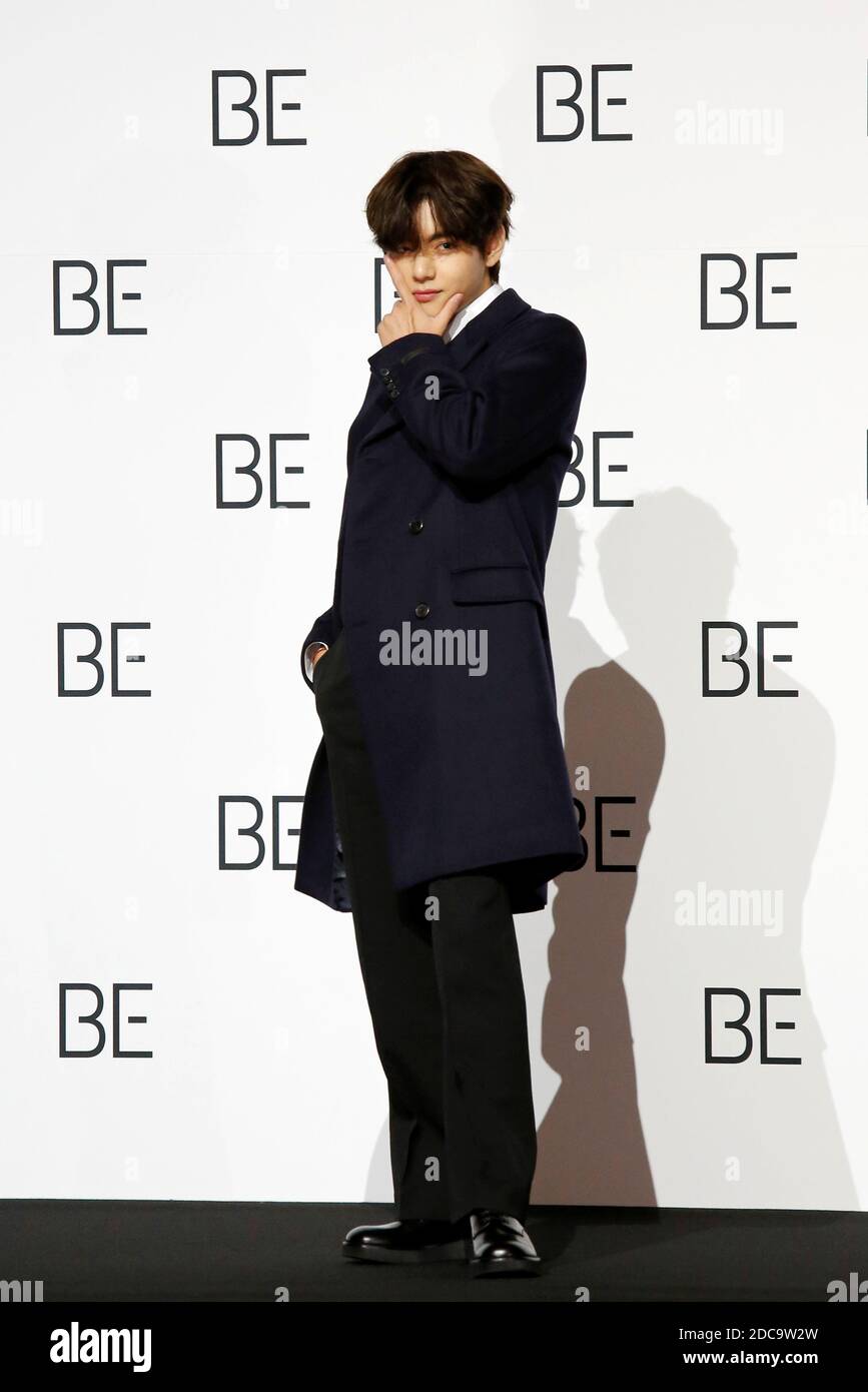 Bts member v hi-res stock photography and images - Alamy