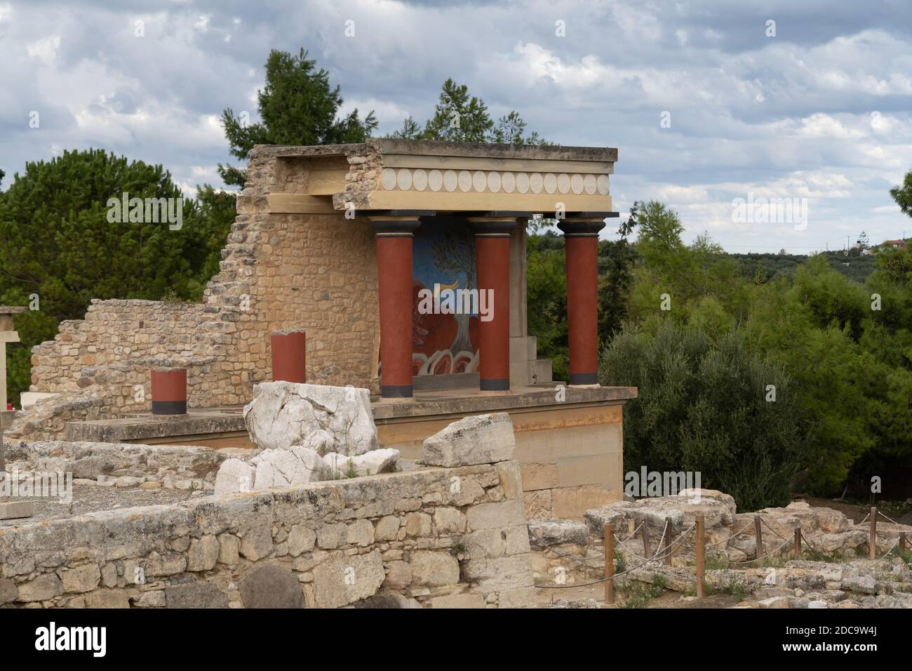 Magnificent ruins of the Knossos Palace complex. A Bronze Age ...