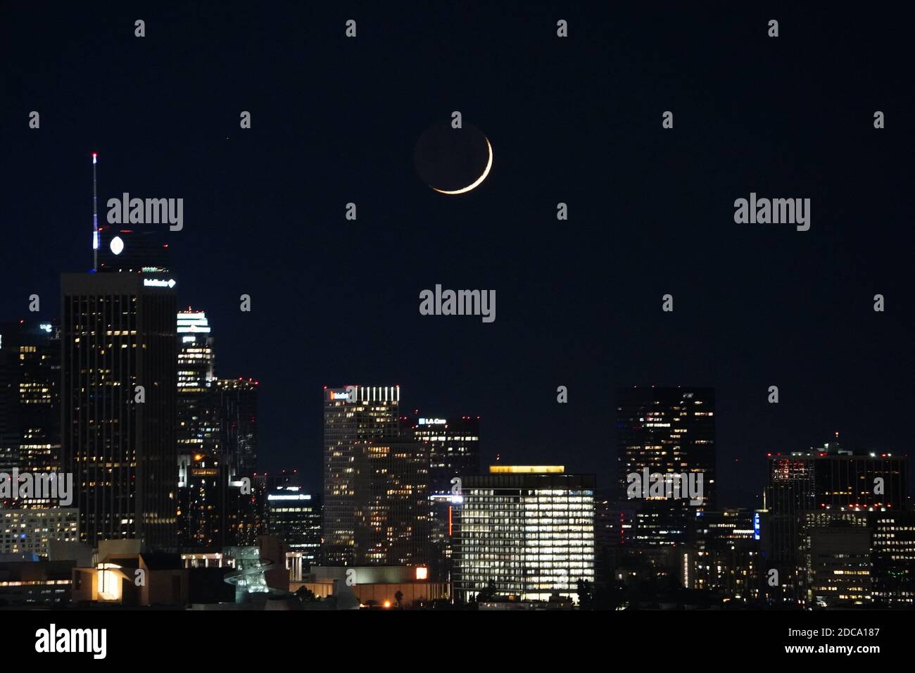 Los Angeles, United States. 16th Nov, 2020. A general view of the moon ...