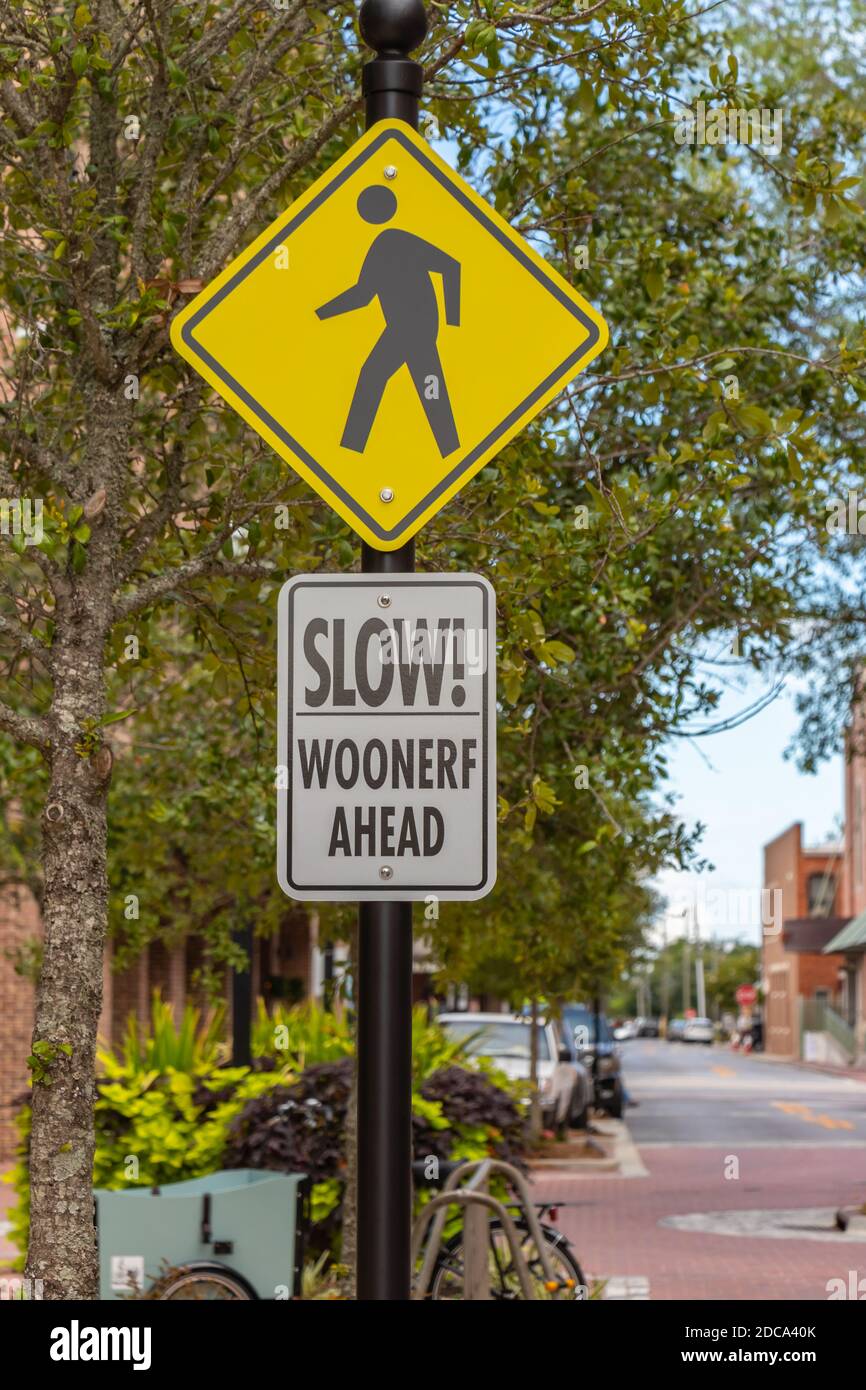 Woonerf sign hi-res stock photography and images - Alamy