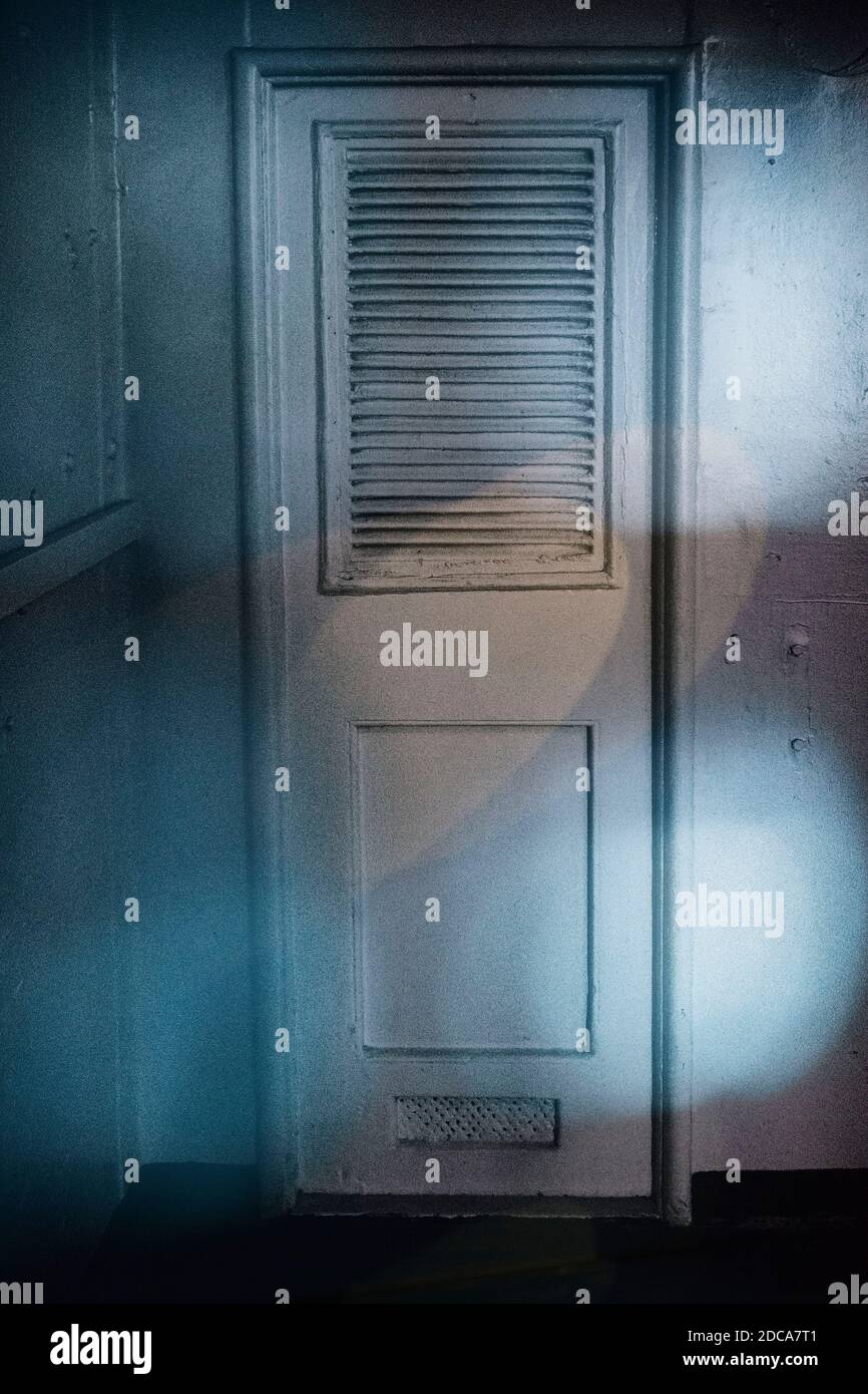 Ship door hi-res stock photography and images - Alamy