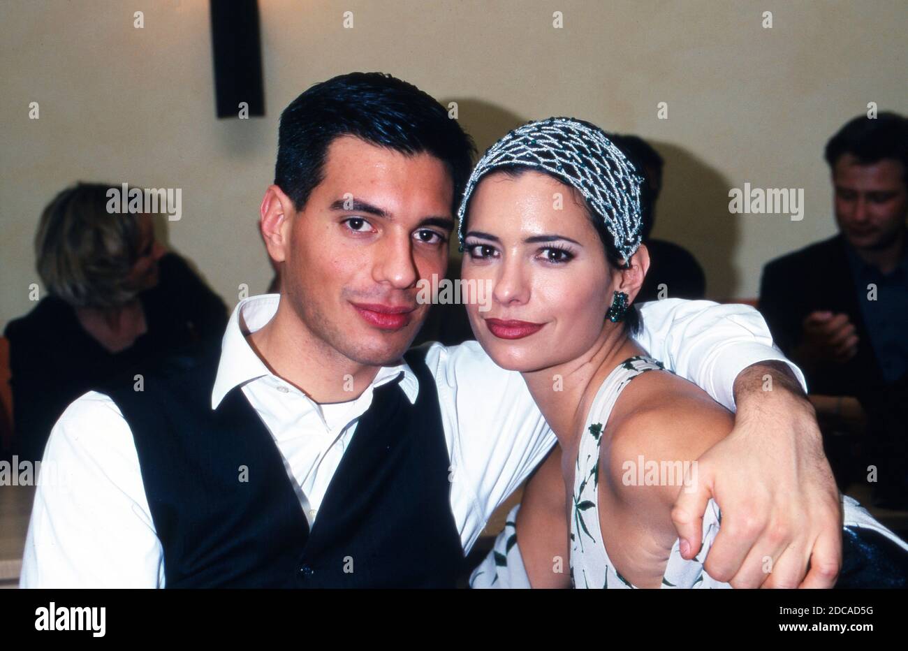 Sandra Speichert mit Bruder Marc bei der Premiere der Komödie "Kai Rabe ...