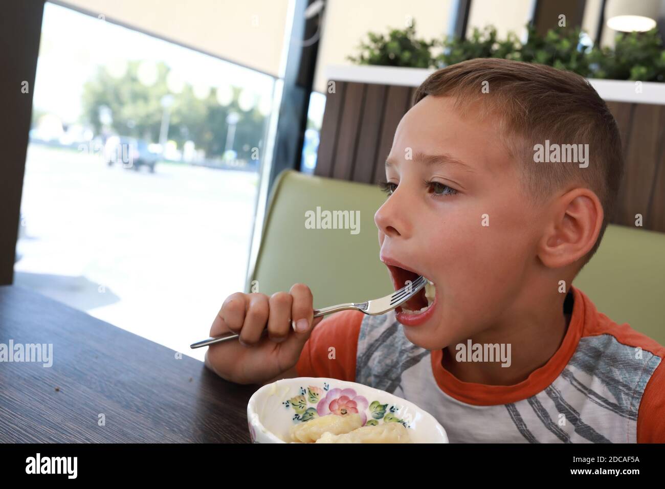 Food face funny dumpling hi-res stock photography and images - Alamy