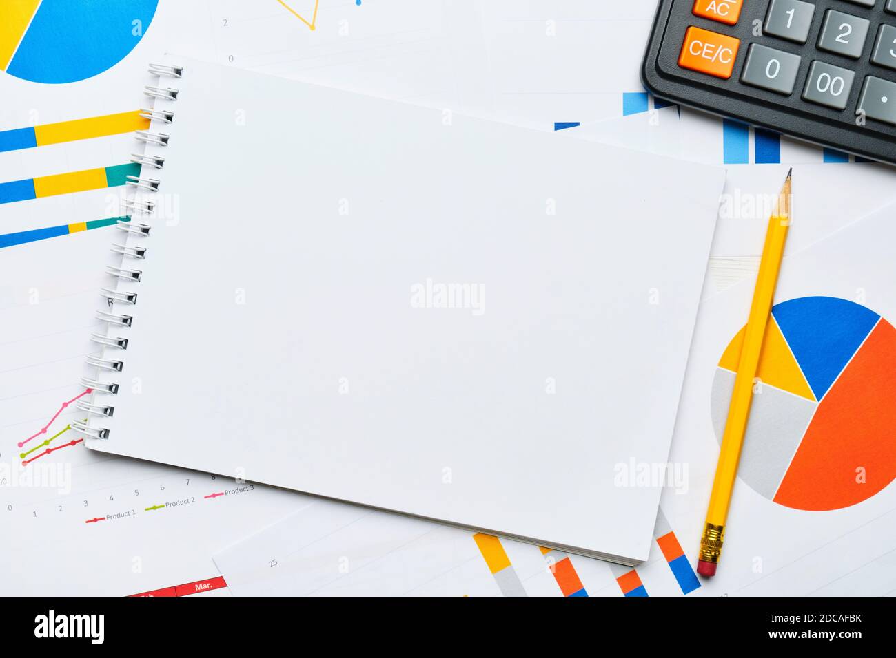 Charts and notepad hi-res stock photography and images - Alamy